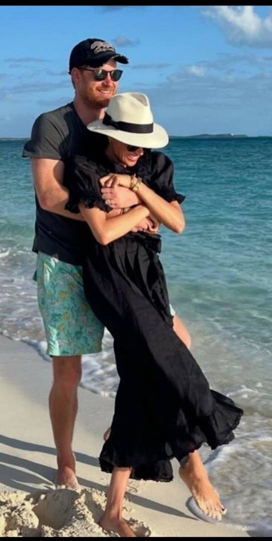 Sussex Squad Meet Up On Spoutible